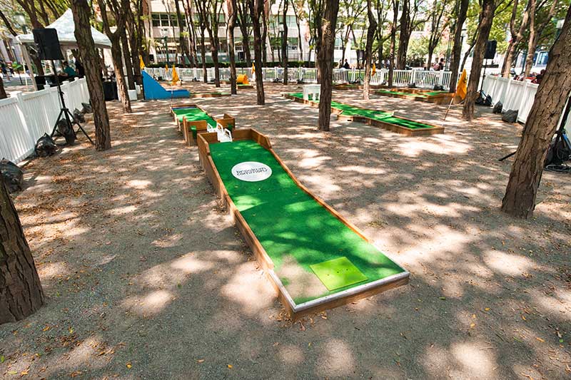 Custom 7-Hole Mini Golf Course at Brookfield Commons NYC with Wow Mini ...